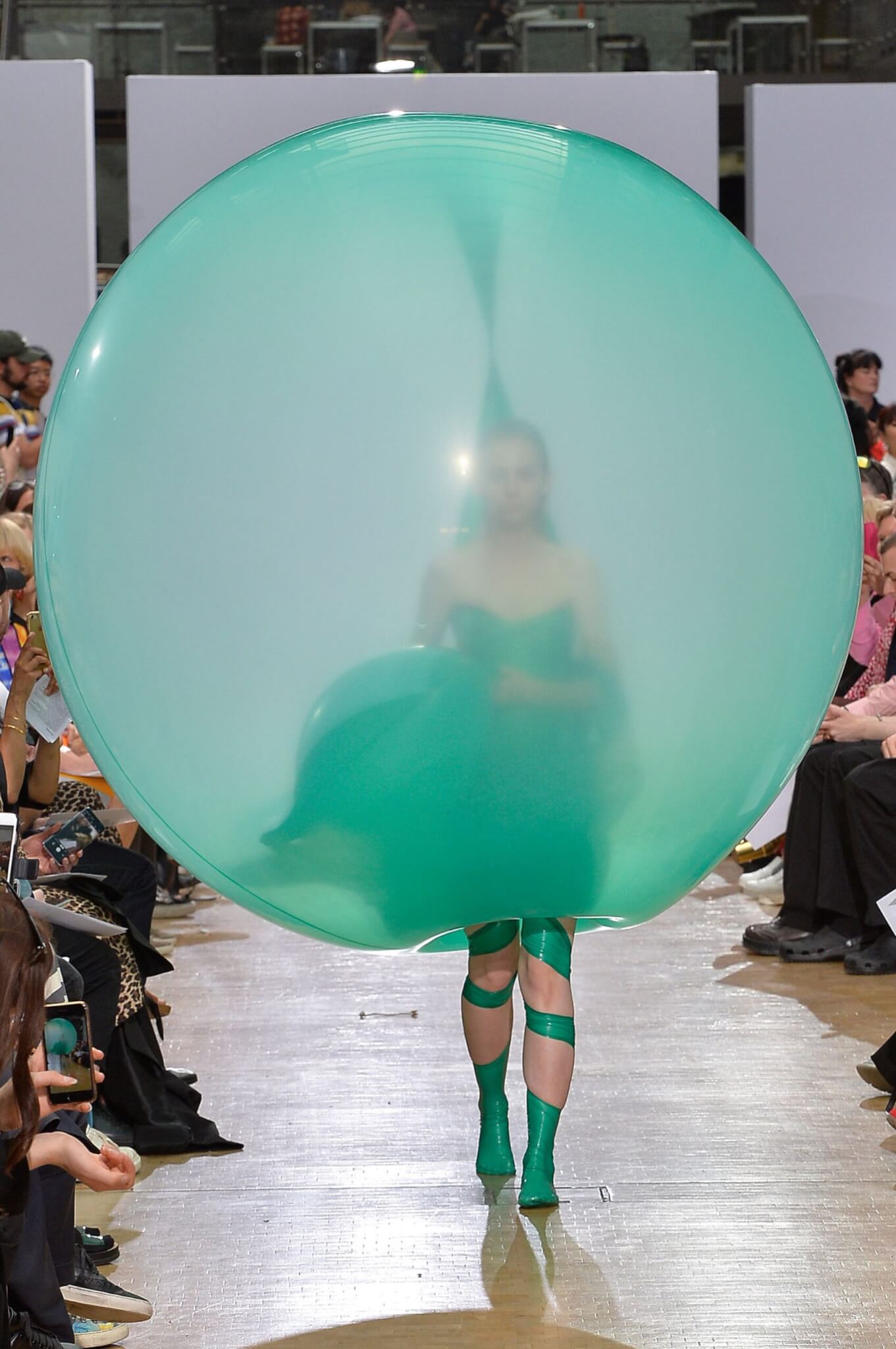 Fashion Alchemy: Sprayable and Dissolvable Pieces – TITLE MAG